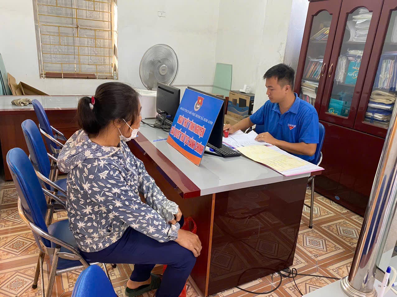 KIM THÀNH RA QUÂN HƯỞNG ỨNG NGÀY THỨ BẢY TÌNH NGUYỆN NĂM 2024 HỖ TRỢ NHÂN DÂN VỀ THỦ TỤC HÀNH CHÍNH.